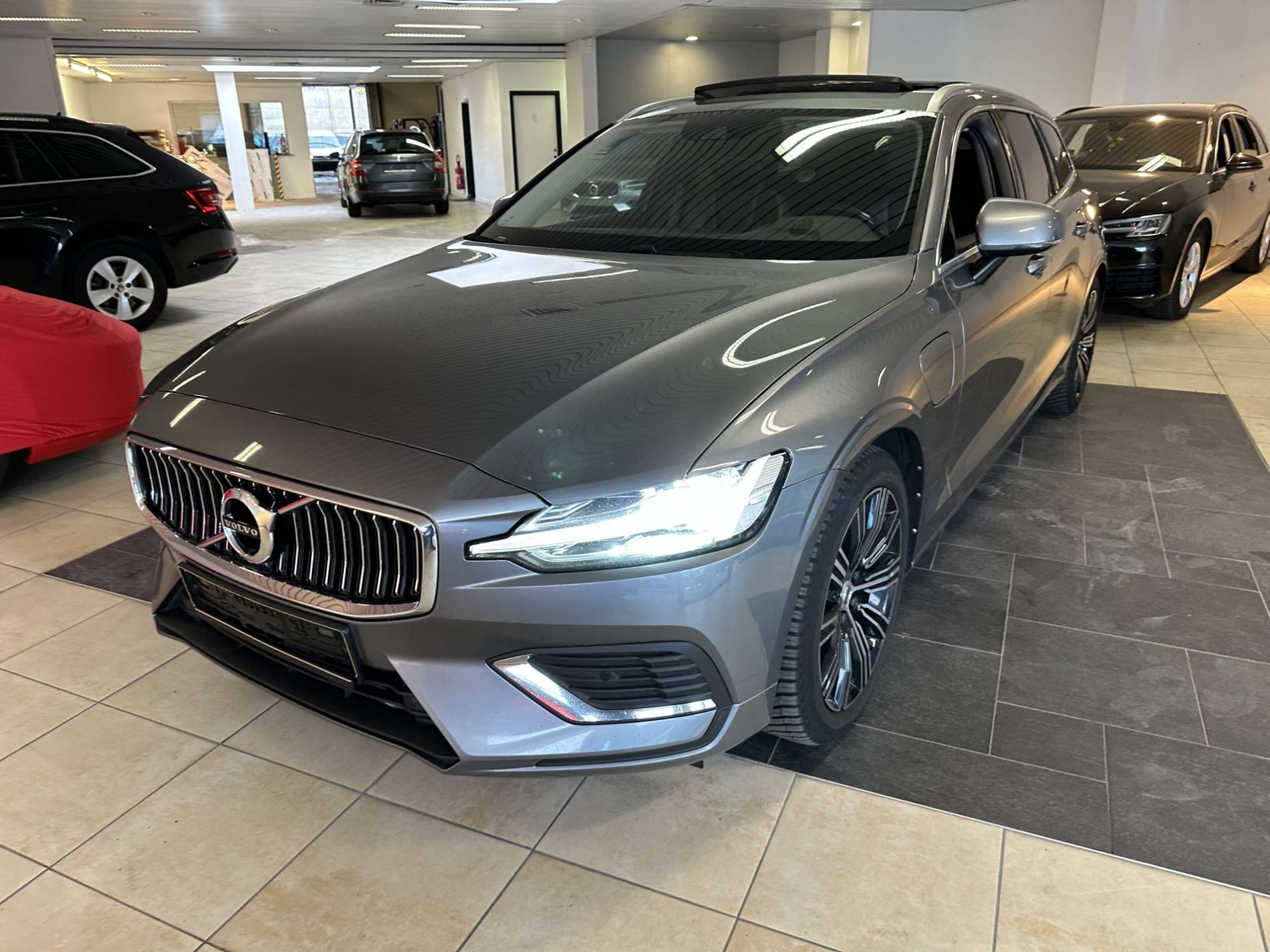 Volvo V60 V60 2.0 T6 AWD PHEV Inscription Expression - Tip Top Cars